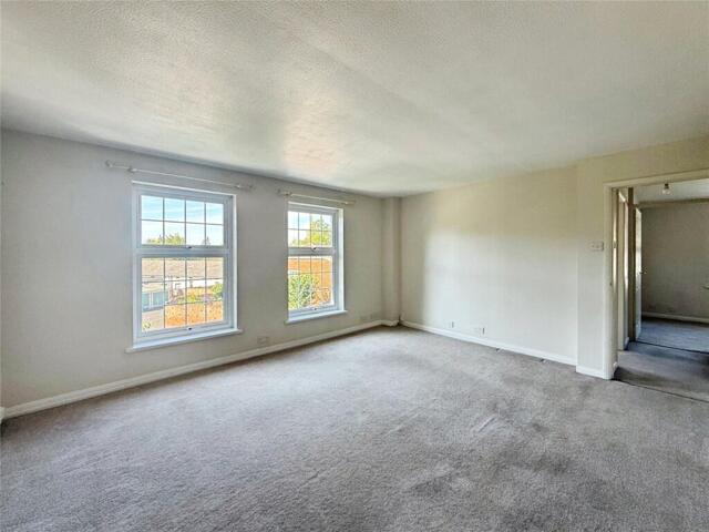For Sale 2 Bedroom Shared Living/roommate Wokingham Berkshire DS100685361