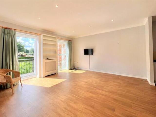 For Sale 2 Bedroom Shared Living/roommate Wooburn Green Buckinghamshire DLS101168617