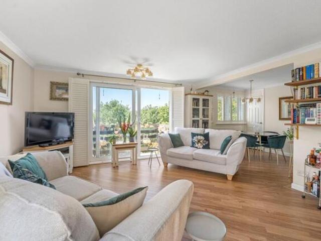 For Sale 2 Bedroom Shared Living/roommate Woodford Green Greater London DS101677602