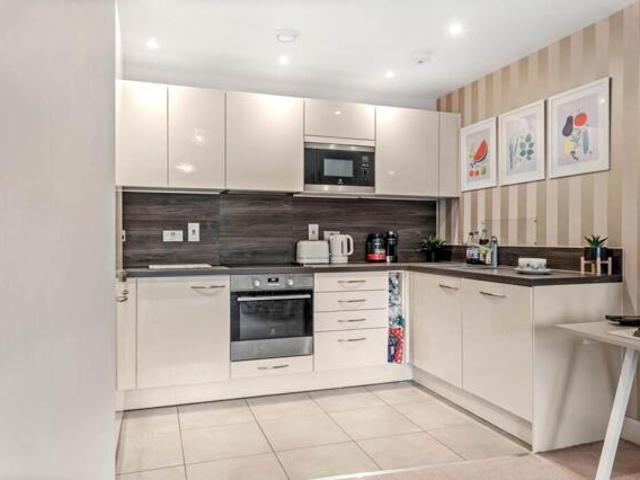 For Sale 2 Bedroom Shared Living/roommate Worcester Worcestershire DLS100648597