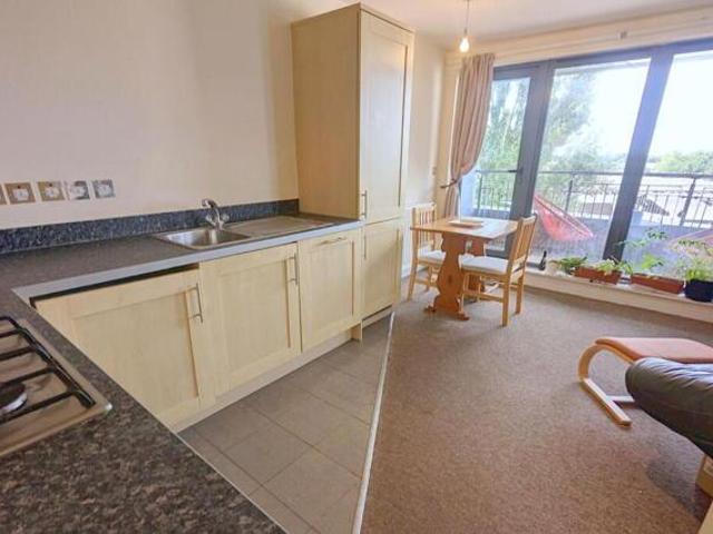 For Sale 2 Bedroom Shared Living/roommate Worcester Worcestershire DS99571615