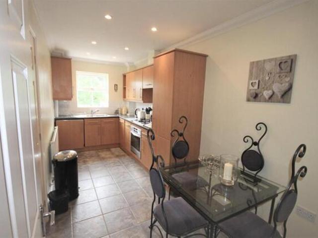For Sale 2 Bedroom Shared Living/roommate Wraysbury Surrey DS99688350