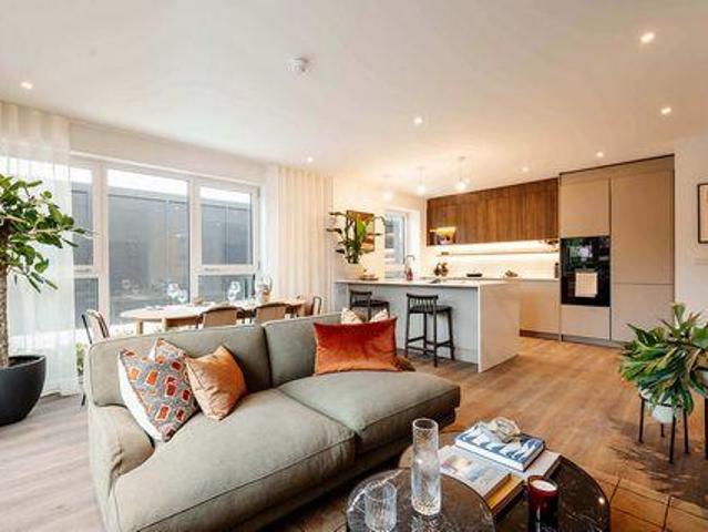 For Sale 3 Bedroom Condo London England DLS99839543
