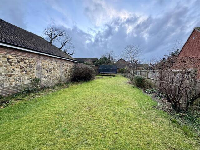 For Sale 3 Bedroom Apartment Oxted Surrey DS99608403