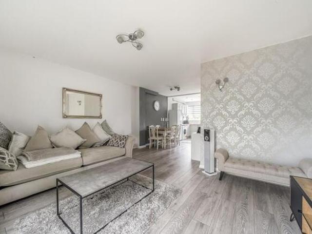 For Sale 3 Bedroom Apartment Addlestone Surrey DS98233327