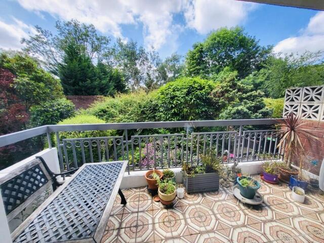 For Sale 3 Bedroom Apartment Barnet Great London DS99608443
