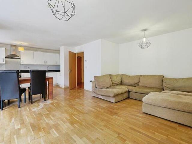 For Sale 3 Bedroom Apartment Brentford Greater London DS100854853
