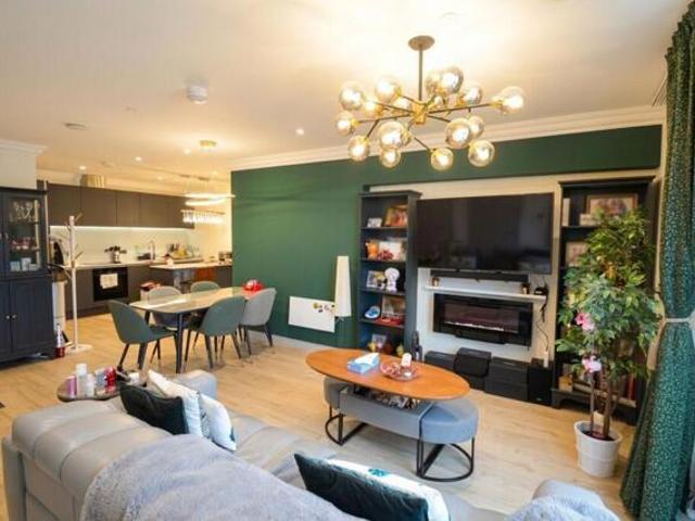 For Sale 3 Bedroom Apartment Greater Manchester Greater Manchester DS101231595