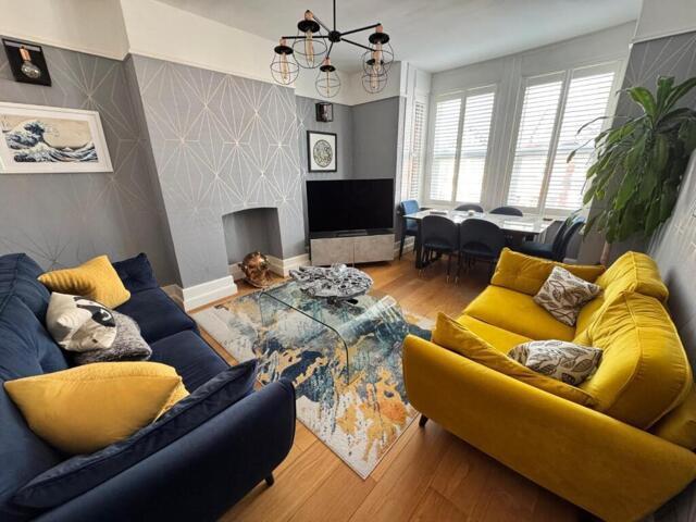 For Sale 3 Bedroom Apartment Harrow Greater London DLS99130051