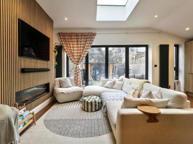 For Sale 3 Bedroom Apartment London Greater London DLS99277793