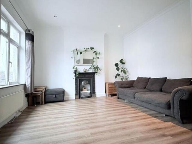 For Sale 3 Bedroom Apartment Londres Greater London DS100456654