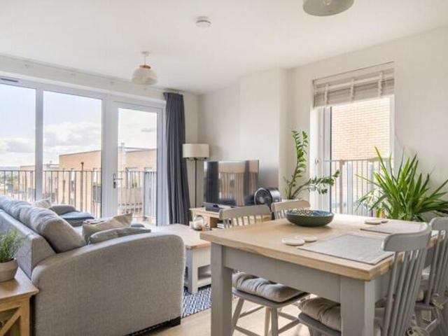 For Sale 3 Bedroom Apartment Londres Greater London DS101199704