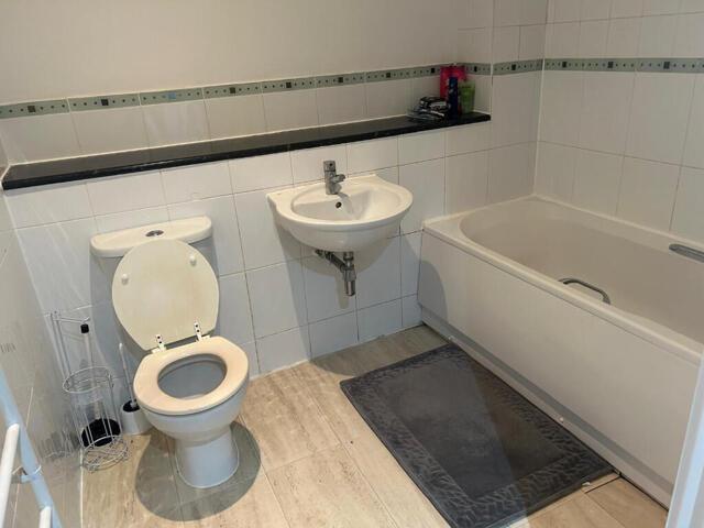 For Sale 3 Bedroom Apartment Romford Greater London DS98766087