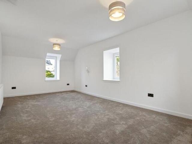 For Sale 3 Bedroom Apartment Stirling Stirling DLS101678833