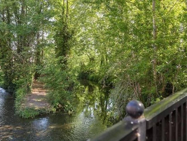 For Sale 3 Bedroom Apartment Surrey Staines DLS102596800