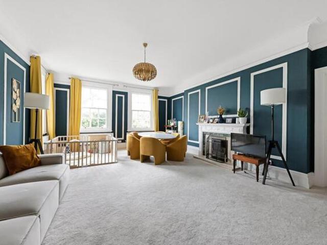 For Sale 3 Bedroom Apartment Surrey Surrey DS101278079