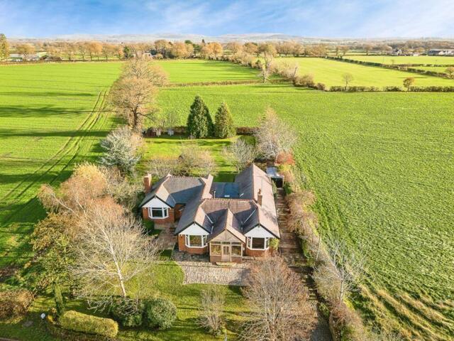 For Sale 3 Bedroom Bungalow Chester Cheshire West And Chester DS101060128