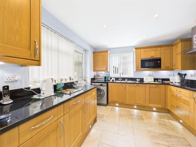 For Sale 3 Bedroom Bungalow Gloucester Gloucestershire DS98204613