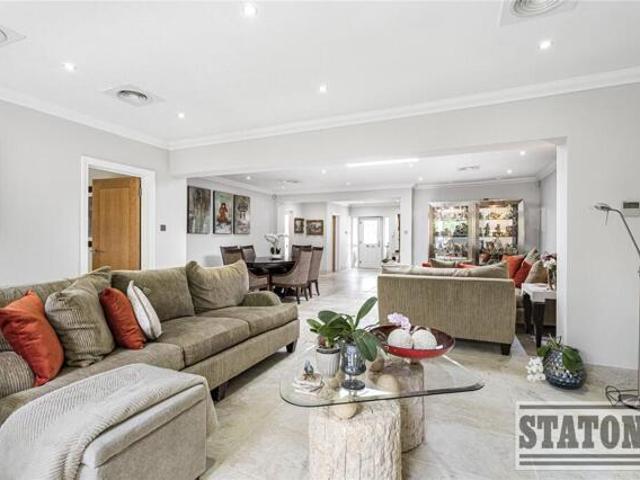 For Sale 3 Bedroom Bungalow Elstree Hertfordshire DS98765690
