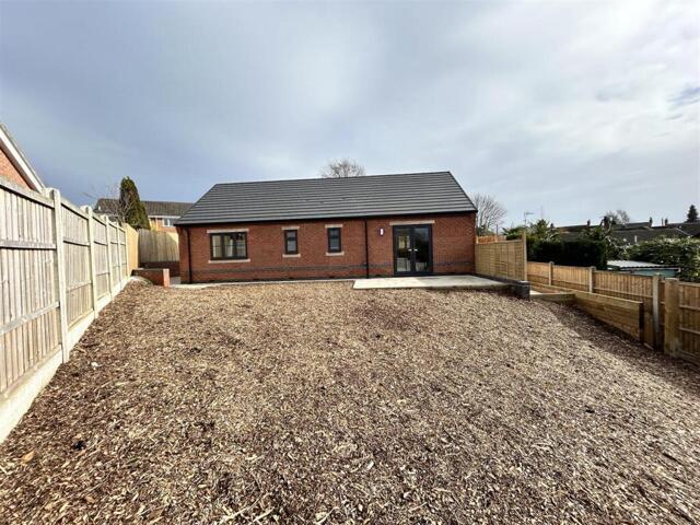 For Sale 3 Bedroom Bungalow Kilburn Kilburn DS100456333