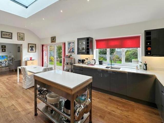 For Sale 3 Bedroom Bungalow Highcliffe Dorset DS98278287