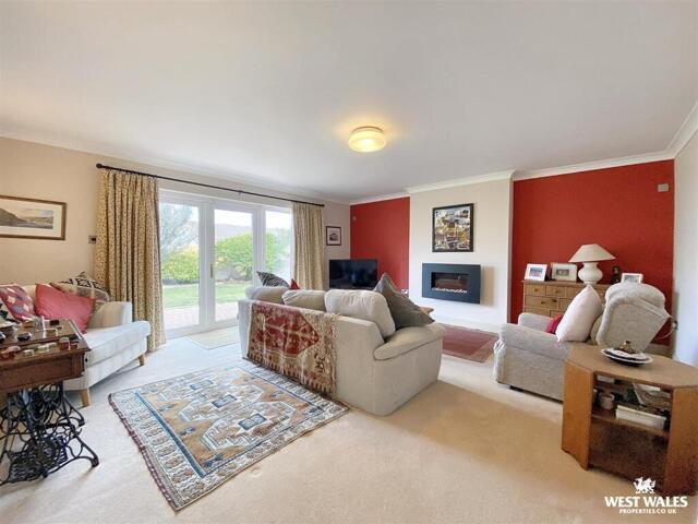 For Sale 3 Bedroom Bungalow Hundleton Hundleton DLS99161624
