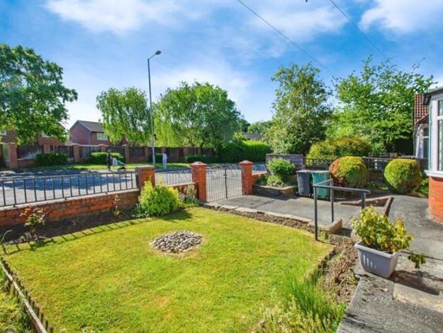 For Sale 3 Bedroom Bungalow Manchester Bury DS98903674