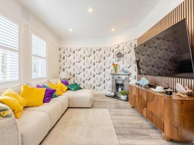 For Sale 3 Bedroom Bungalow Southend On Sea Essex DLS100917482