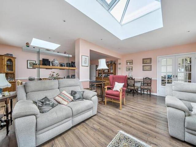 For Sale 3 Bedroom Bungalow Shepperton Surrey DLS101892182