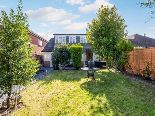 For Sale 3 Bedroom Bungalow Shepperton Surrey DS99344975