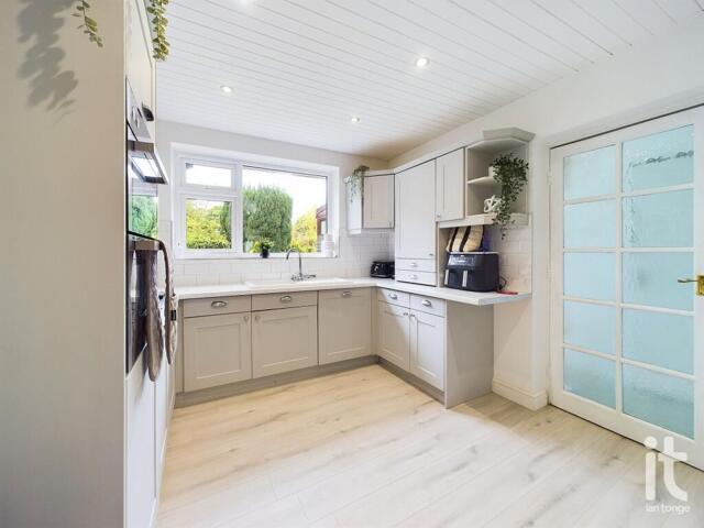For Sale 3 Bedroom Bungalow Stockport Stockport DLS101892002