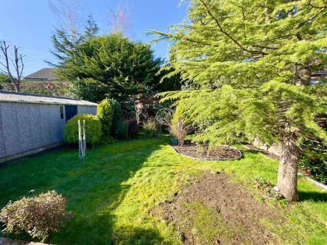 For Sale 3 Bedroom Bungalow Surrey Great London DLS100855116