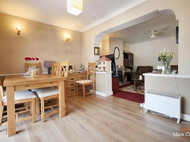 For Sale 3 Bedroom Bungalow Surrey Great London DS99029590