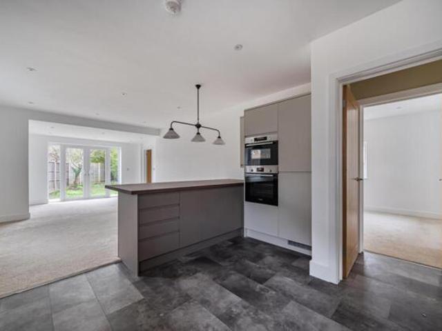 For Sale 3 Bedroom Bungalow Surrey Surrey DLS99523418