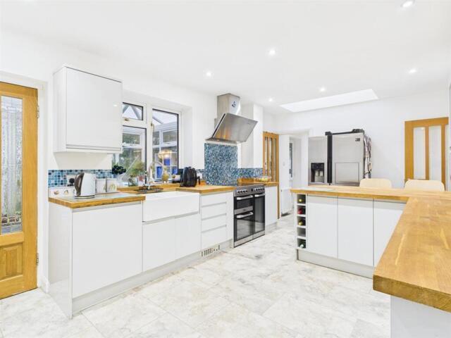 For Sale 3 Bedroom Bungalow Rock Cornwall DLS99808826