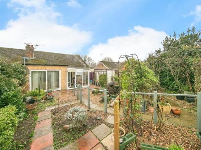 For Sale 3 Bedroom Bungalow Weeley Weeley DLS99840488