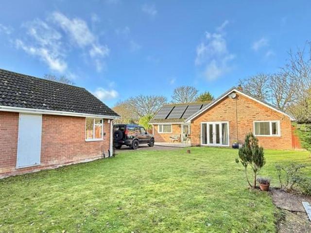 For Sale 3 Bedroom Bungalow Wimborne Dorset DS99130264