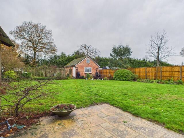 For Sale 3 Bedroom Bungalow Tadley Hampshire DLS101996161