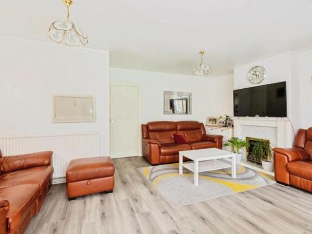 For Sale 3 Bedroom Bungalow Taplow Windsor And Maidenhead DS99161679