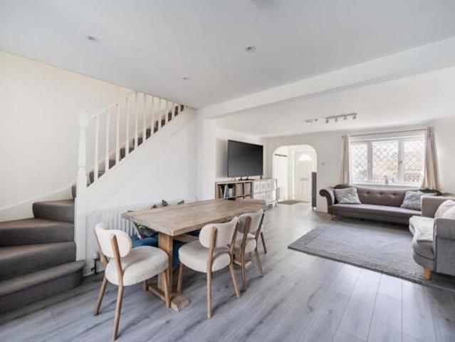For Sale 3 Bedroom House Cobham Surrey DLS100787058