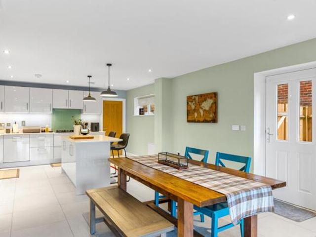 For Sale 3 Bedroom House Caterham Surrey DS101059680