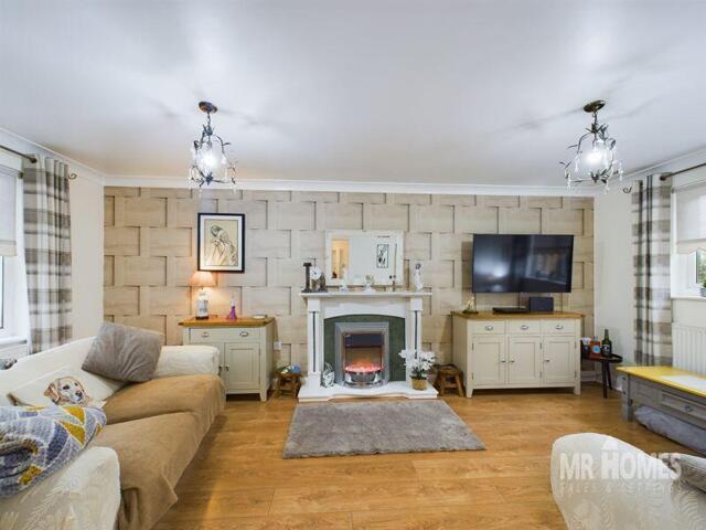 For Sale 3 Bedroom House Caerau Caerau DLS88781759