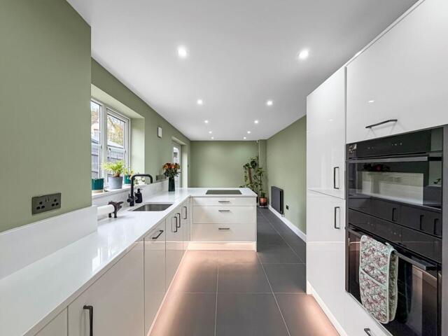 For Sale 3 Bedroom House Caerphilly Caerphilly DS98204564