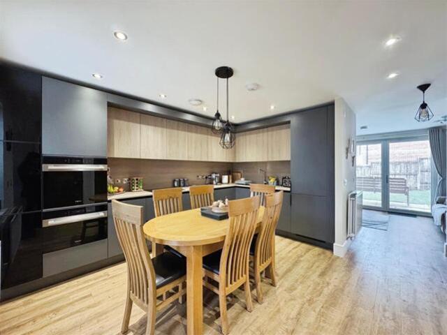 For Sale 3 Bedroom House Carlton Carlton DLS100733484