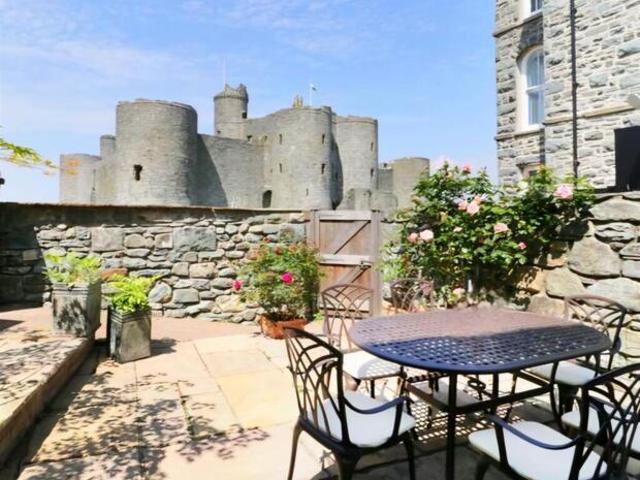 For Sale 3 Bedroom House Castle Square Castle Square DLS99773632