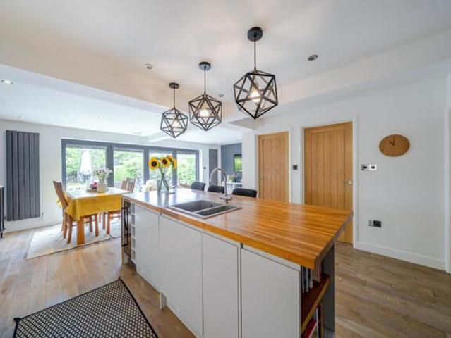 For Sale 3 Bedroom House Cheltenham Gloucestershire DLS100132244