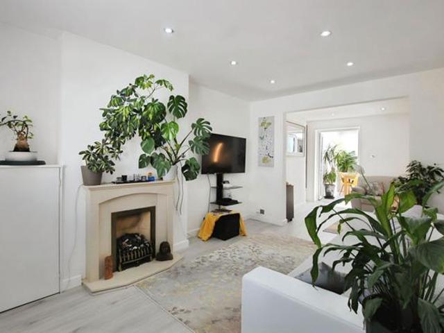 For Sale 3 Bedroom House Cheltenham Gloucestershire DS99641942