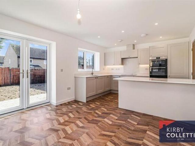 For Sale 3 Bedroom House Cheshunt Great London DS99926366
