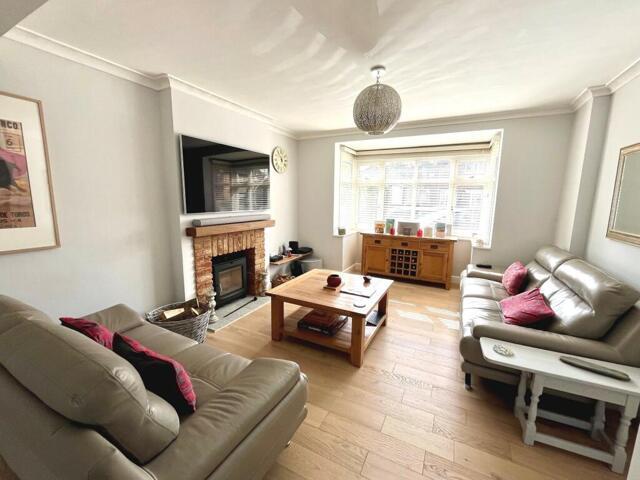 For Sale 3 Bedroom House Chessington Great London DLS100988097