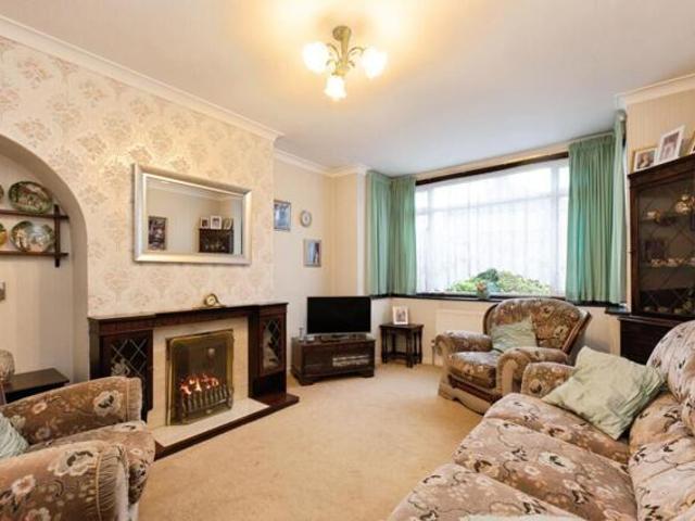 For Sale 3 Bedroom House Chessington Greater London DS98834244
